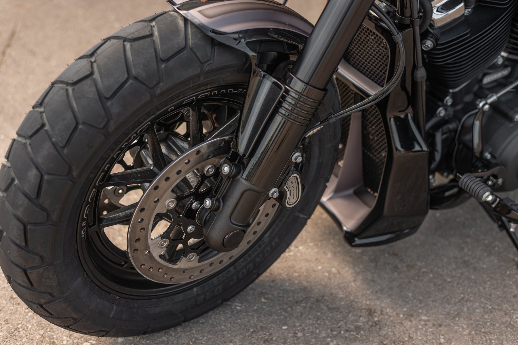Killer Custom Lower Fork Covers In Gloss Black For Harley Davidson 2018 ...