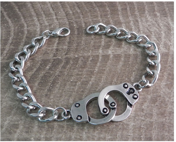 Amigaz Handcuff Curb Chain Bracelet (ARM523559) | ARH Custom UK